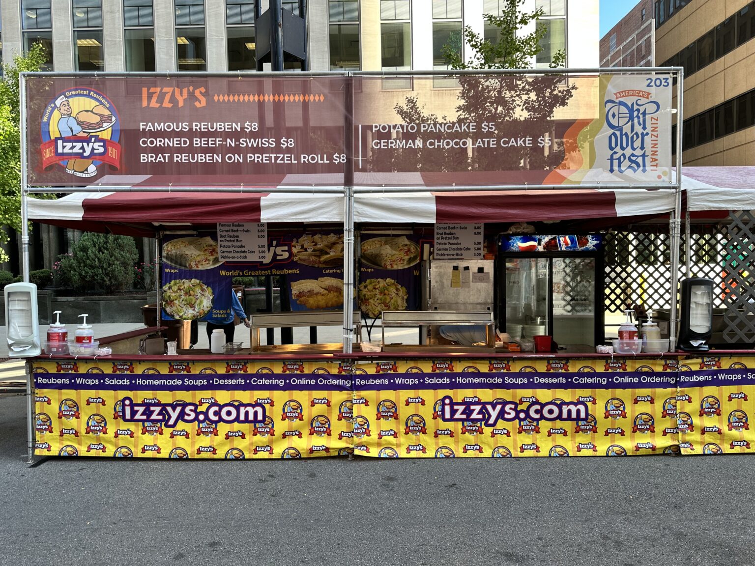 Izzy's - World's Greatest Reubens